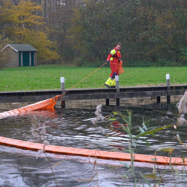 Harbo-Instant Boom Rapid Oil Spill Containment: HAR050 - HalenHardy