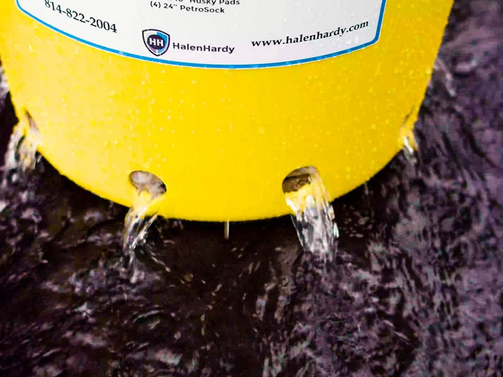 Compact, Easy-To-Use Oil Water Decanter - HalenHardy