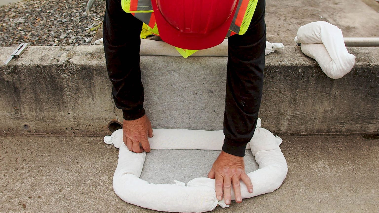 Silt Trap Socks - Sediment Control Sock for Secondary Containment